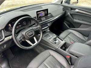 Black Audi Q5 2020 in Kretinga, with an engine capacity of 2.00 L and mileage of 101 thousand km for 21200 €, photo 15 on AUTOMOTO.COM.LV