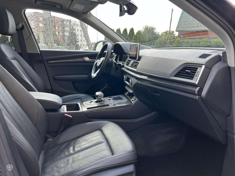 Black Audi Q5 2020 in Kretinga, with an engine capacity of 2.00 L and mileage of 101 thousand km for 21200 €, photo 18 on AUTOMOTO.COM.LV