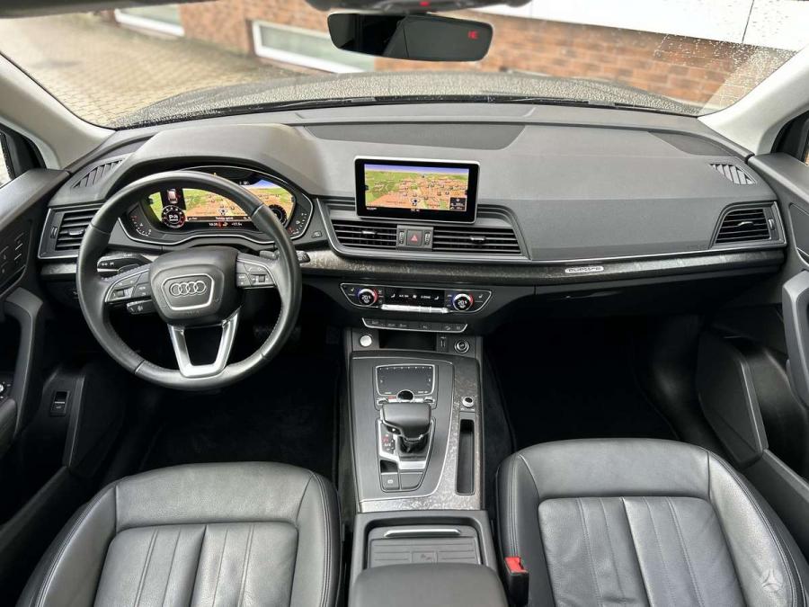 Black Audi Q5 2020 in Kretinga, with an engine capacity of 2.00 L and mileage of 101 thousand km for 21200 €, photo 23 on AUTOMOTO.COM.LV