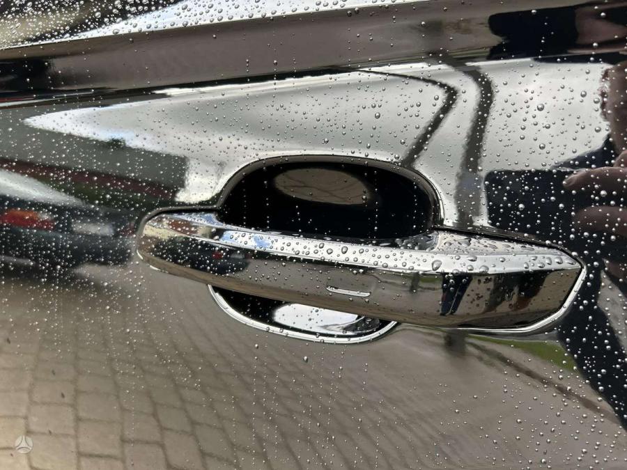 Black Audi Q5 2020 in Kretinga, with an engine capacity of 2.00 L and mileage of 101 thousand km for 21200 €, photo 35 on AUTOMOTO.COM.LV