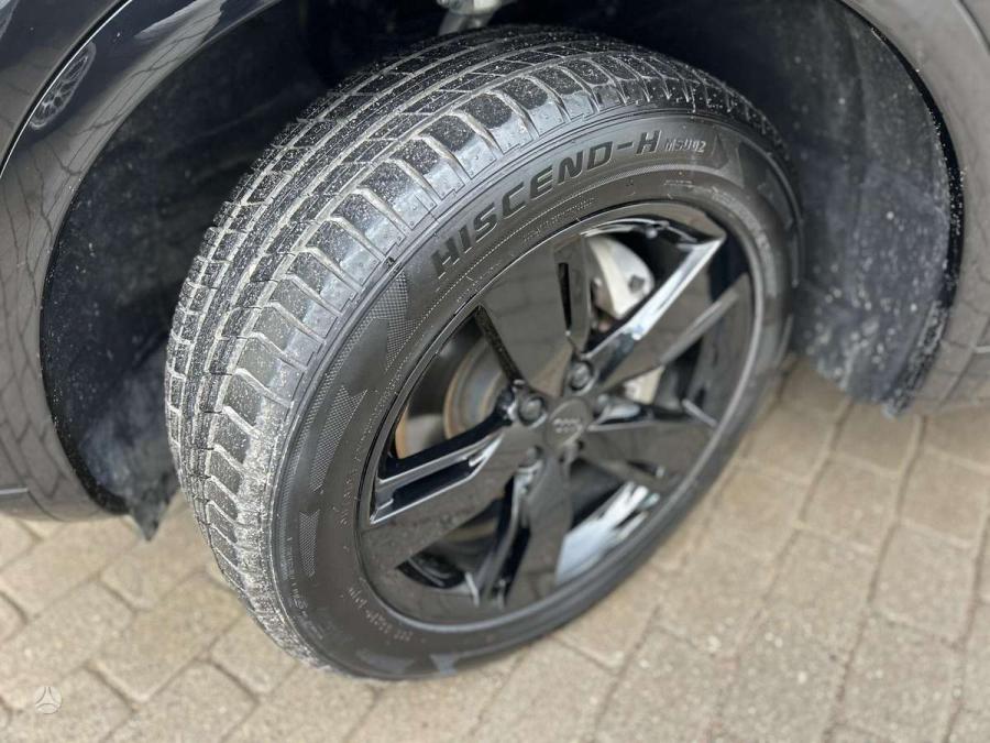 Black Audi Q5 2020 in Kretinga, with an engine capacity of 2.00 L and mileage of 101 thousand km for 21200 €, photo 36 on AUTOMOTO.COM.LV