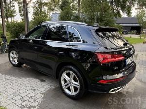Black Audi Q5 2020 in Riga, with an engine capacity of 2.00 L and mileage of 198 thousand km for 25800 €, photo 3 on AUTOMOTO.COM.LV
