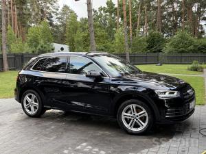 Black Audi Q5 2020 in Riga, with an engine capacity of 2.00 L and mileage of 198 thousand km for 25800 €, photo 5 on AUTOMOTO.COM.LV