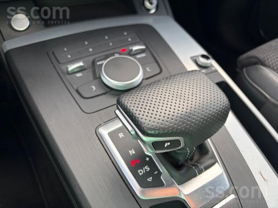Black Audi Q5 2020 in Riga, with an engine capacity of 2.00 L and mileage of 198 thousand km for 25800 €, photo 8 on AUTOMOTO.COM.LV
