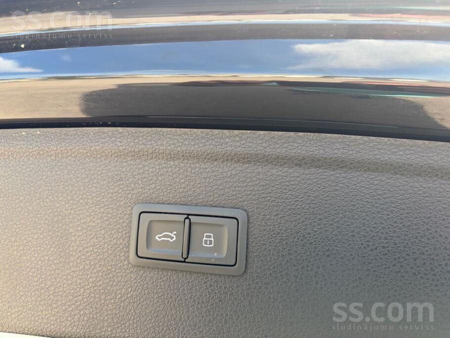 Black Audi Q5 2020 in Riga, with an engine capacity of 2.00 L and mileage of 198 thousand km for 25800 €, photo 18 on AUTOMOTO.COM.LV