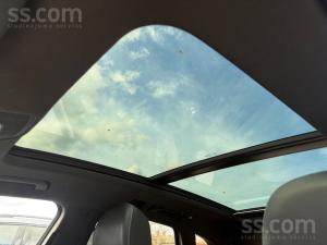 Black Audi Q5 2020 in Riga, with an engine capacity of 2.00 L and mileage of 198 thousand km for 25800 €, photo 19 on AUTOMOTO.COM.LV