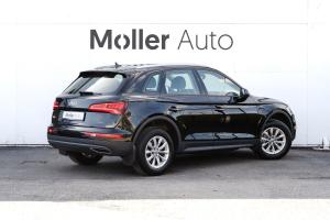 Black Audi Q5 2020 in Riga, with an engine capacity of 2.00 L and mileage of 108 thousand km for 22850 €, photo 5 on AUTOMOTO.COM.LV