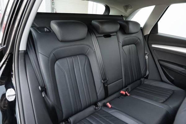 Melns Audi Q5 2020 Rīga, ar dzinēja tilpumu 2.00 L un nobraukumu 108 tūkst. km par 22850 €, foto 10 vietnē AUTOMOTO.COM.LV