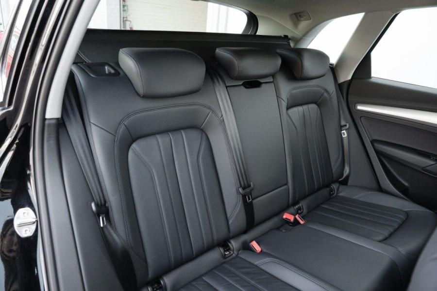 Black Audi Q5 2020 in Riga, with an engine capacity of 2.00 L and mileage of 108 thousand km for 22850 €, photo 10 on AUTOMOTO.COM.LV