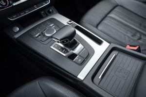 Black Audi Q5 2020 in Riga, with an engine capacity of 2.00 L and mileage of 108 thousand km for 22850 €, photo 18 on AUTOMOTO.COM.LV