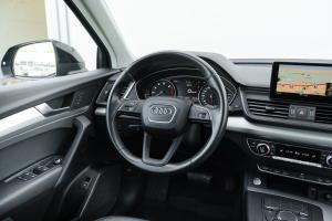 Black Audi Q5 2020 in Riga, with an engine capacity of 2.00 L and mileage of 108 thousand km for 22850 €, photo 27 on AUTOMOTO.COM.LV