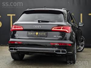 Black Audi Q5 2020 in Tukums, with an engine capacity of 2.00 L and mileage of 157 thousand km for 24990 €, photo 5 on AUTOMOTO.COM.LV