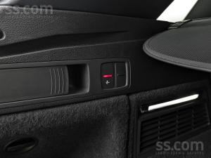 Black Audi Q5 2020 in Tukums, with an engine capacity of 2.00 L and mileage of 157 thousand km for 24990 €, photo 33 on AUTOMOTO.COM.LV