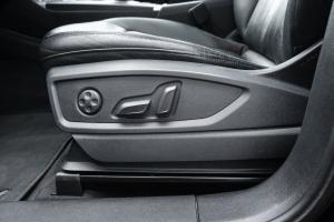 Black Audi Q5 2020 in Marupe, with an engine capacity of 2.00 L and mileage of 89 thousand km for 25900 €, photo 23 on AUTOMOTO.COM.LV