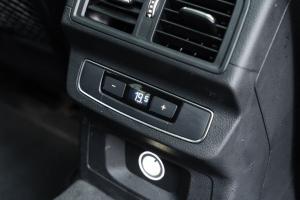 Black Audi Q5 2020 in Marupe, with an engine capacity of 2.00 L and mileage of 89 thousand km for 25900 €, photo 54 on AUTOMOTO.COM.LV