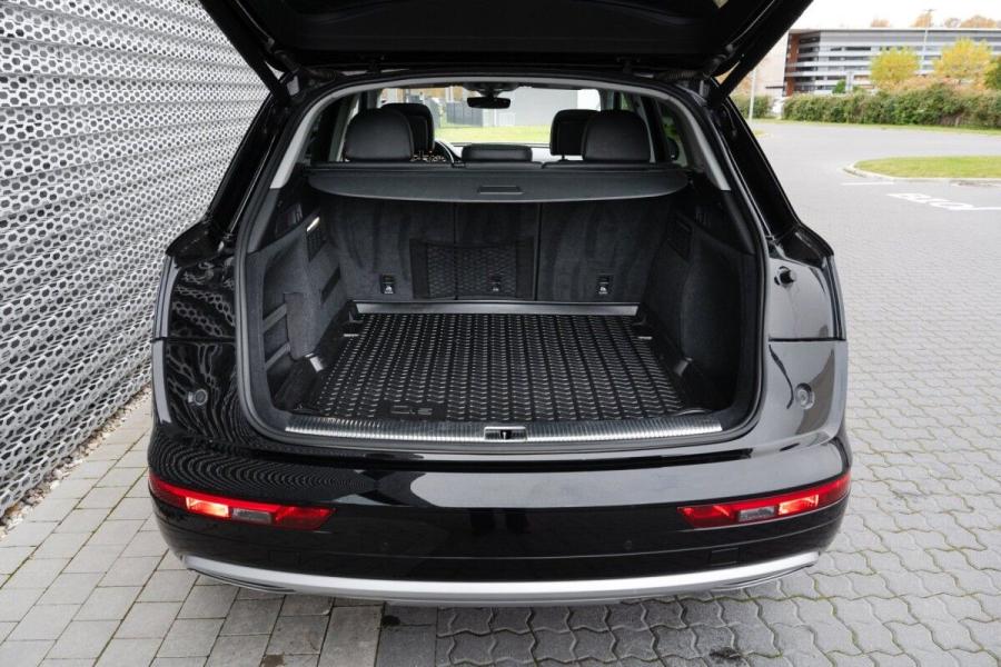 Black Audi Q5 2020 in Marupe, with an engine capacity of 2.00 L and mileage of 89 thousand km for 25900 €, photo 57 on AUTOMOTO.COM.LV