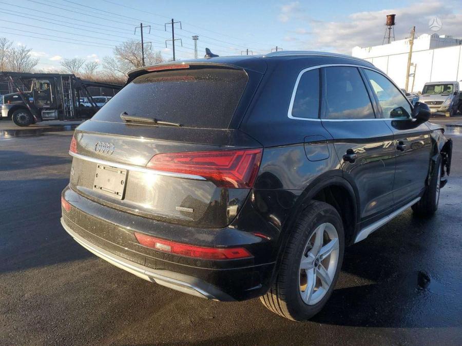 Black Audi Q5 2021 in Vilnius, with an engine capacity of 1.98 L and mileage of 99 thousand km for 14800 €, photo 4 on AUTOMOTO.COM.LV