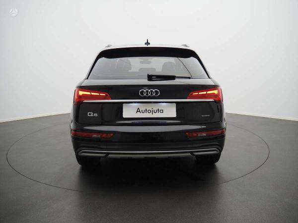 Black Audi Q5 2021 in Vilnius, with an engine capacity of 1.98 L and mileage of 102 thousand km for 32000 €, photo 5 on AUTOMOTO.COM.LV