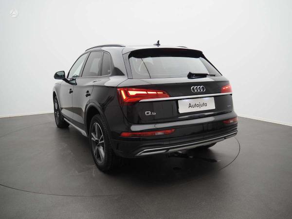 Black Audi Q5 2021 in Vilnius, with an engine capacity of 1.98 L and mileage of 102 thousand km for 32000 €, photo 6 on AUTOMOTO.COM.LV