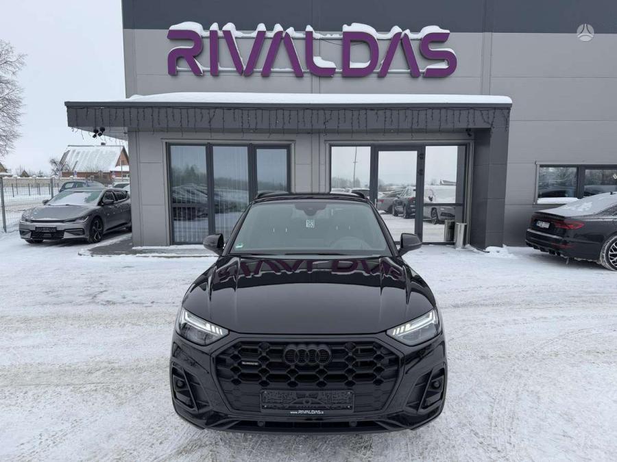 Black Audi Q5 2021 in Siauliai, with an engine capacity of 1.98 L and mileage of 107 thousand km for 36990 €, photo 4 on AUTOMOTO.COM.LV