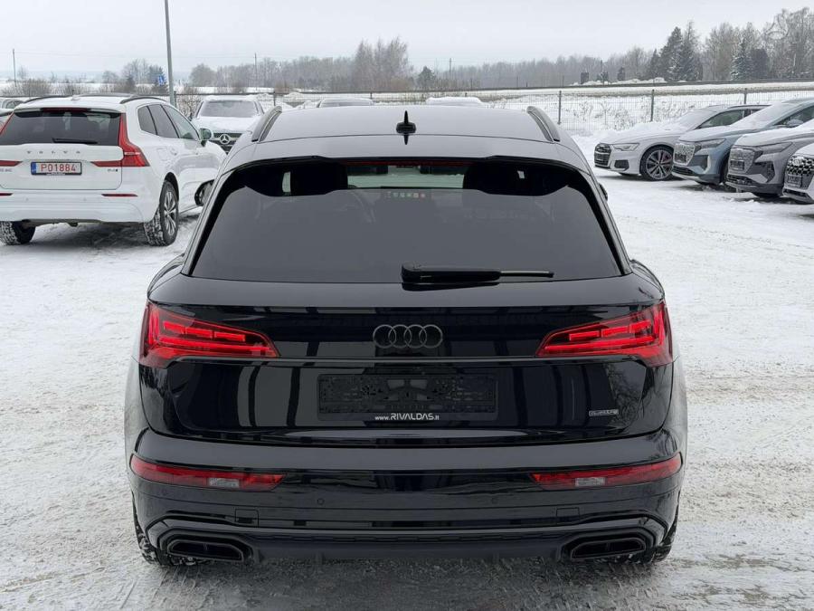 Black Audi Q5 2021 in Siauliai, with an engine capacity of 1.98 L and mileage of 107 thousand km for 36990 €, photo 9 on AUTOMOTO.COM.LV