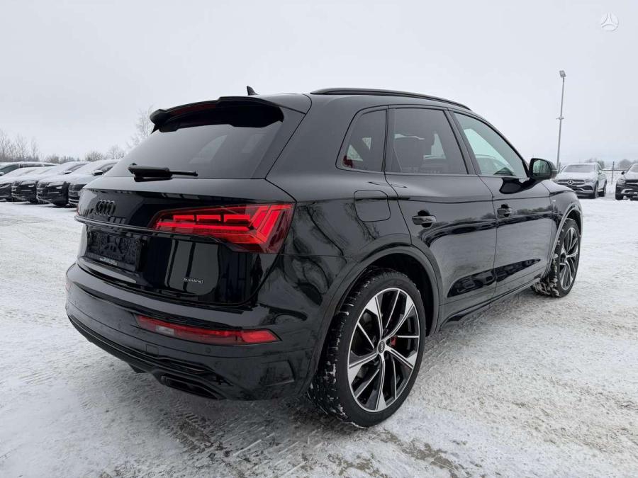 Black Audi Q5 2021 in Siauliai, with an engine capacity of 1.98 L and mileage of 107 thousand km for 36990 €, photo 10 on AUTOMOTO.COM.LV