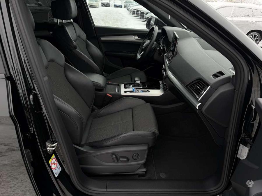 Black Audi Q5 2021 in Siauliai, with an engine capacity of 1.98 L and mileage of 107 thousand km for 36990 €, photo 18 on AUTOMOTO.COM.LV