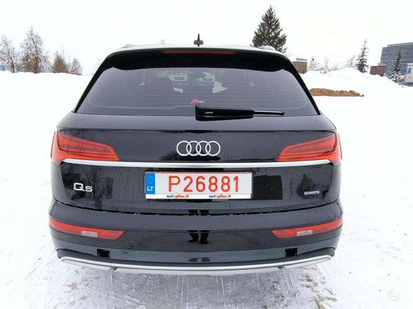 Black Audi Q5 2021 in Siauliai, with an engine capacity of 1.97 L and mileage of 240 thousand km for 23700 €, photo 6 on AUTOMOTO.COM.LV