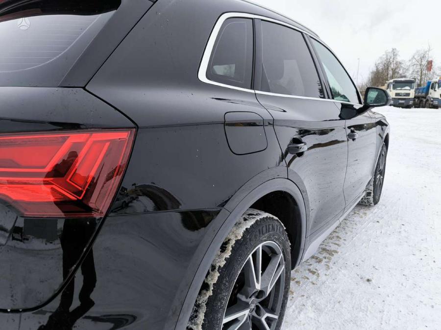 Melns Audi Q5 2021 Šauļi, ar dzinēja tilpumu 1.97 L un nobraukumu 240 tūkst. km par 23700 €, foto 17 vietnē AUTOMOTO.COM.LV