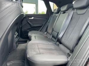 Melns Audi Q5 2021 Liepāja, ar dzinēja tilpumu 2.00 L un nobraukumu 83 tūkst. km par 36200 €, foto 21 vietnē AUTOMOTO.COM.LV