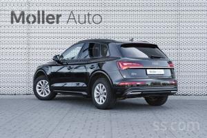 Black Audi Q5 2021 in Riga, with an engine capacity of 2.00 L and mileage of 120 thousand km for 30250 €, photo 4 on AUTOMOTO.COM.LV