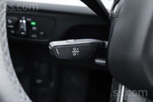 Black Audi Q5 2021 in Riga, with an engine capacity of 2.00 L and mileage of 120 thousand km for 30250 €, photo 12 on AUTOMOTO.COM.LV
