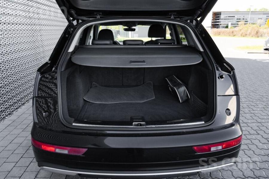 Black Audi Q5 2021 in Riga, with an engine capacity of 2.00 L and mileage of 120 thousand km for 30250 €, photo 24 on AUTOMOTO.COM.LV