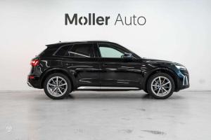 Black Audi Q5 2021 in Vilnius, with an engine capacity of 0.00 L and mileage of 51 thousand km for 34000 €, photo 5 on AUTOMOTO.COM.LV