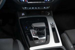 Black Audi Q5 2021 in Vilnius, with an engine capacity of 0.00 L and mileage of 51 thousand km for 34000 €, photo 21 on AUTOMOTO.COM.LV