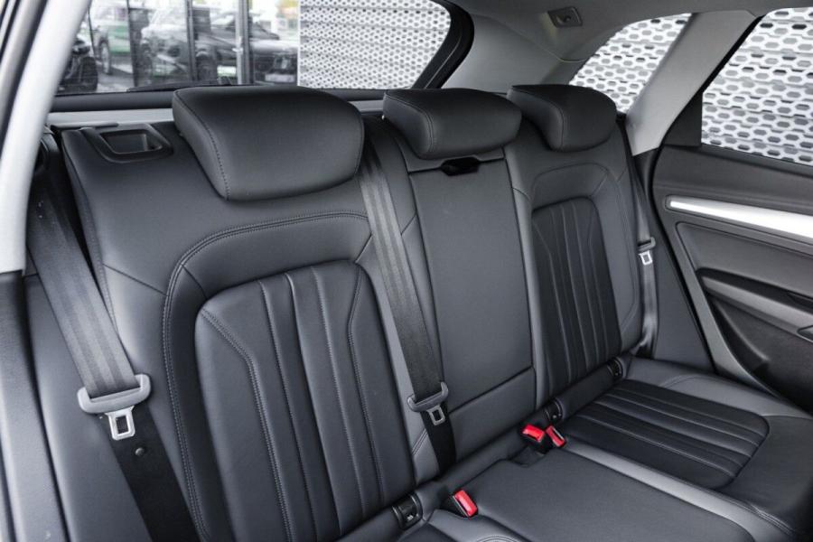 Melns Audi Q5 2021 Mārupe, ar dzinēja tilpumu 2.00 L un nobraukumu 120 tūkst. km par 28850 €, foto 23 vietnē AUTOMOTO.COM.LV