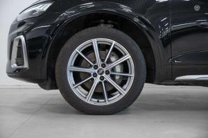 Black Audi Q5 2021 in Vilnius, with an engine capacity of 0.00 L and mileage of 51 thousand km for 34000 €, photo 26 on AUTOMOTO.COM.LV