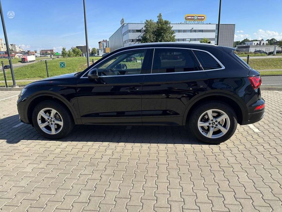Black Audi Q5 2021 in Kaunas, with an engine capacity of 1.98 L and mileage of 89 thousand km for 31000 €, photo 3 on AUTOMOTO.COM.LV
