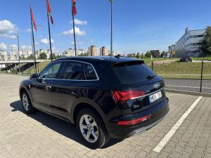 Black Audi Q5 2021 in Kaunas, with an engine capacity of 1.98 L and mileage of 89 thousand km for 31000 €, photo 4 on AUTOMOTO.COM.LV