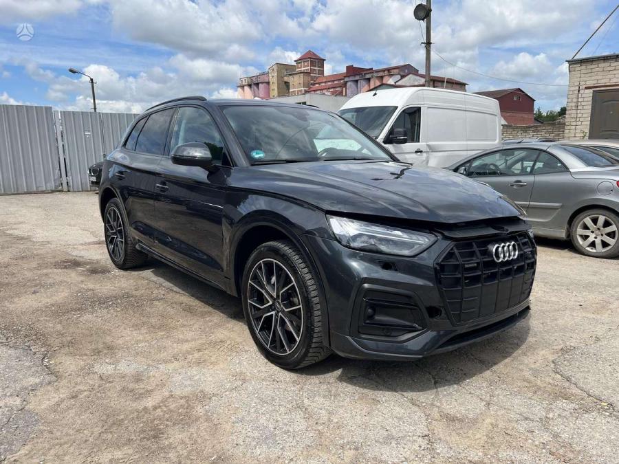 Black Audi Q5 2021 in Kaunas, with an engine capacity of 1.97 L and mileage of 66 thousand km for 14900 €, photo 1 on AUTOMOTO.COM.LV