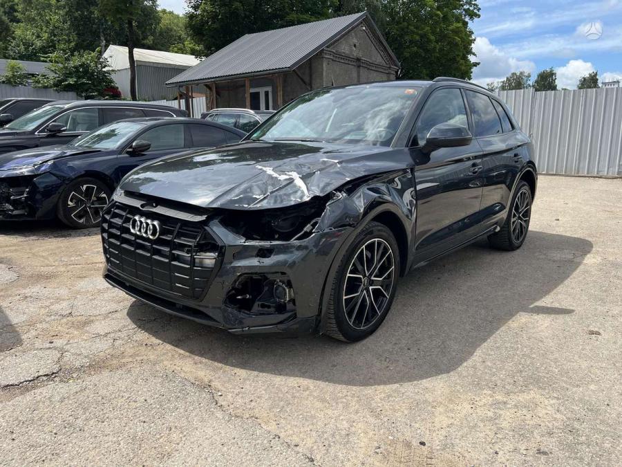 Black Audi Q5 2021 in Kaunas, with an engine capacity of 1.97 L and mileage of 66 thousand km for 14900 €, photo 3 on AUTOMOTO.COM.LV
