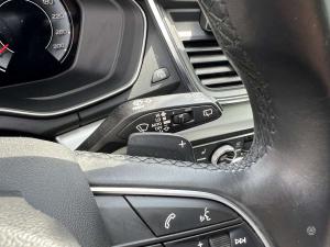 Black Audi Q5 2021 in Kaunas, with an engine capacity of 1.97 L and mileage of 66 thousand km for 14900 €, photo 37 on AUTOMOTO.COM.LV