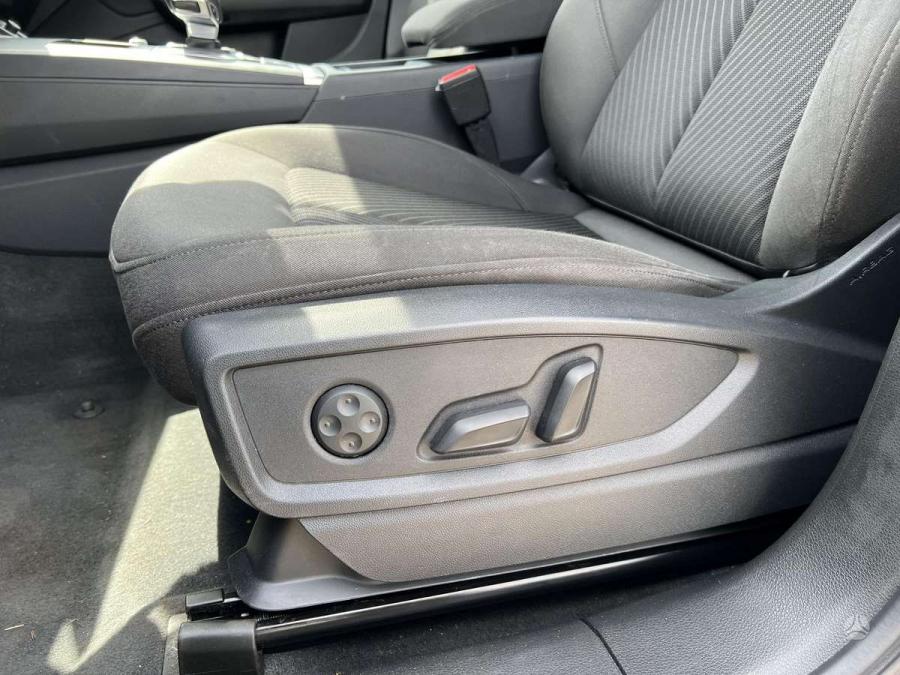 Black Audi Q5 2021 in Kaunas, with an engine capacity of 1.97 L and mileage of 66 thousand km for 14900 €, photo 44 on AUTOMOTO.COM.LV