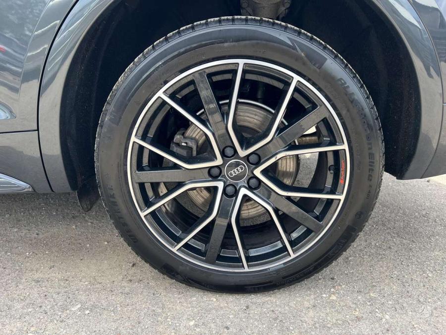 Black Audi Q5 2021 in Kaunas, with an engine capacity of 1.97 L and mileage of 66 thousand km for 14900 €, photo 50 on AUTOMOTO.COM.LV