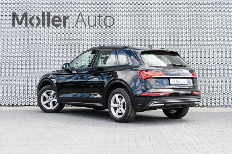 Melns Audi Q5 2021 Mārupe, ar dzinēja tilpumu 2.00 L un nobraukumu 124 tūkst. km par 32200 €, foto 4 vietnē AUTOMOTO.COM.LV