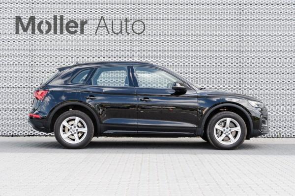Melns Audi Q5 2021 Mārupe, ar dzinēja tilpumu 2.00 L un nobraukumu 124 tūkst. km par 32200 €, foto 5 vietnē AUTOMOTO.COM.LV