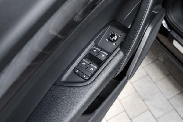Melns Audi Q5 2021 Mārupe, ar dzinēja tilpumu 2.00 L un nobraukumu 124 tūkst. km par 32200 €, foto 7 vietnē AUTOMOTO.COM.LV