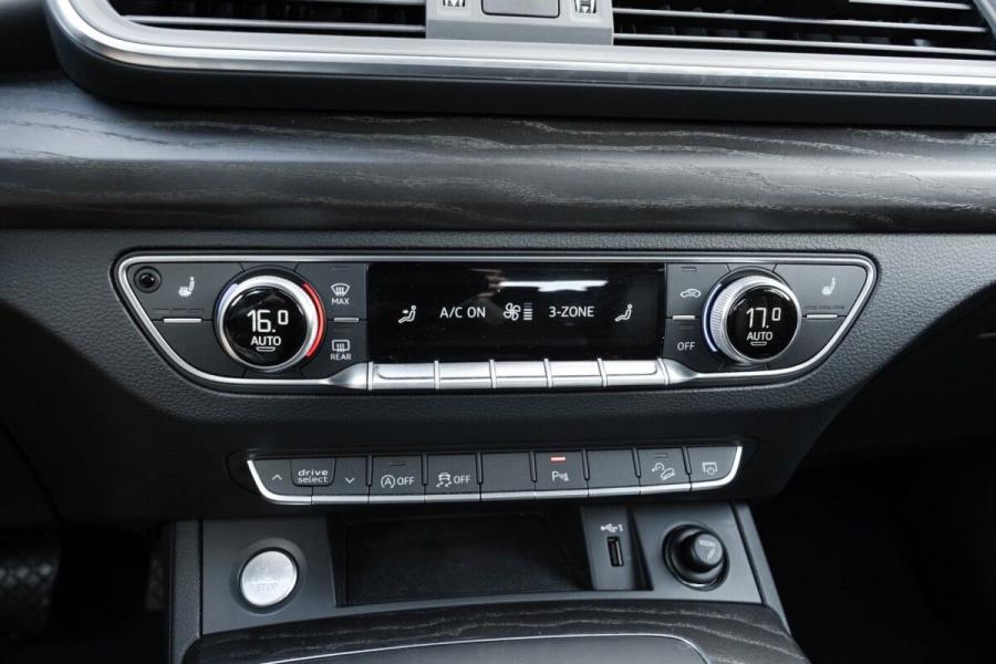Melns Audi Q5 2021 Mārupe, ar dzinēja tilpumu 2.00 L un nobraukumu 124 tūkst. km par 32200 €, foto 24 vietnē AUTOMOTO.COM.LV