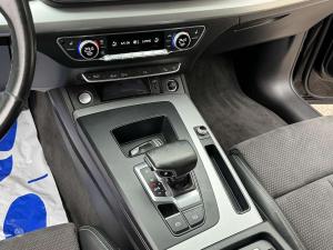 Melns Audi Q5 2021 Jonava, ar dzinēja tilpumu 2.00 L un nobraukumu 260 tūkst. km par 23950 €, foto 47 vietnē AUTOMOTO.COM.LV