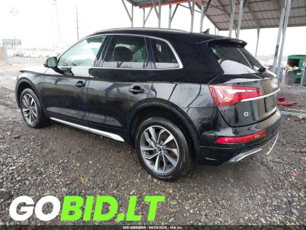 Black Audi Q5 2021 in Siauliai, with an engine capacity of 1.98 L and mileage of 96 thousand km for 19800 €, photo 3 on AUTOMOTO.COM.LV
